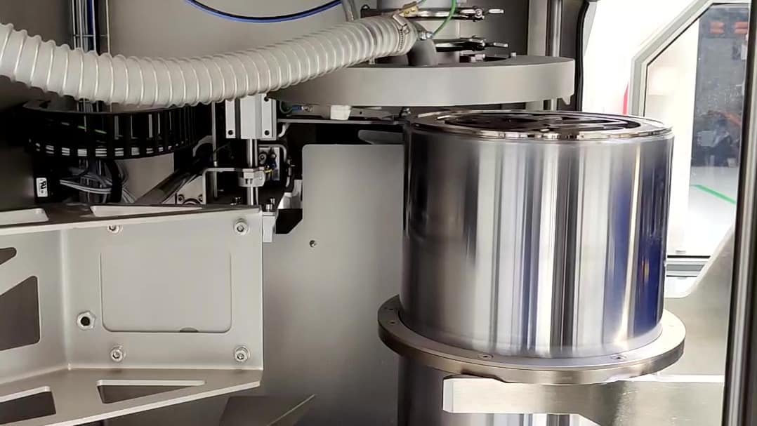 Additive manufacturing: automated powder recycling